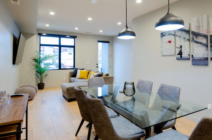 Bright Modern Luxury Townhome In Granary District - Salt Lake City, UT