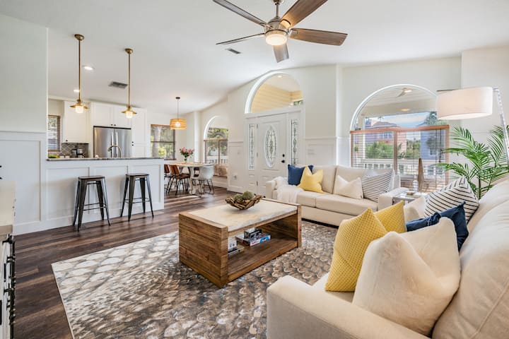 Luxury 3 Bedroom Beach Home With Game Room! - Indian Rocks Beach, FL