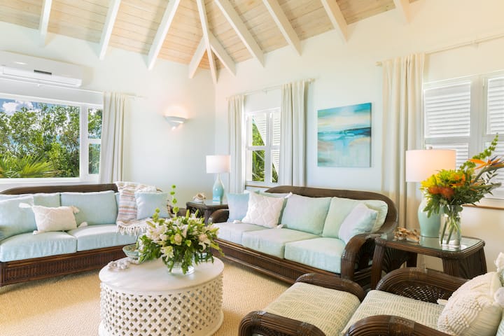 Waterfront, Total Privacy, Relaxation, Incredible Views, Directly On Chalk Sound - Turks and Caicos Islands