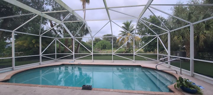 Adorable Spacious Studio; Everything You Need - Boynton Beach, FL