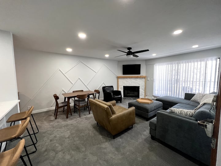 Updated 2bed/2bath, Close To Lake, Hot Tubs, Pool - Avon, CO