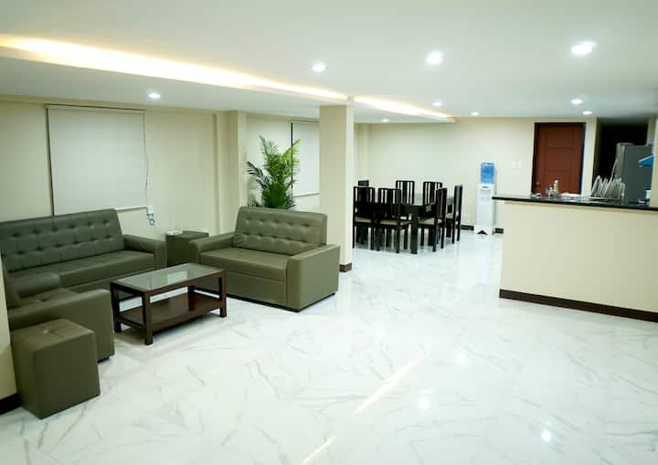 Spacious 8bedroom Villa Inspired Townhouse W/ Pool - Angeles
