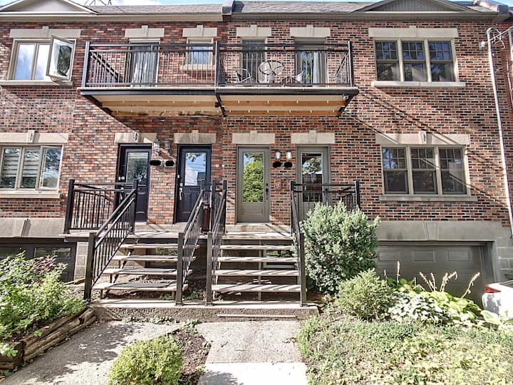 Luxury Lower Duplex, 2 Bdrms & Yard - Montréal