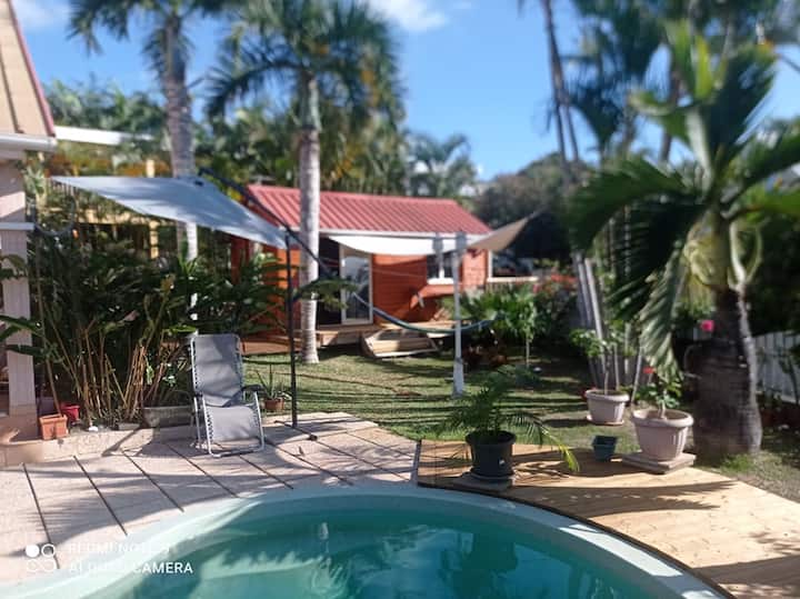 Charmant Bungalow Avec Piscine Dans L'ouest - La Réunion