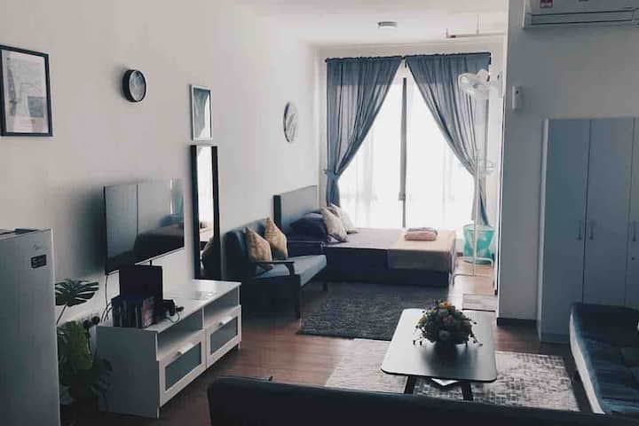 Amir's Safehouse @ Suriajaya (Wifi + Netflix) - Klang