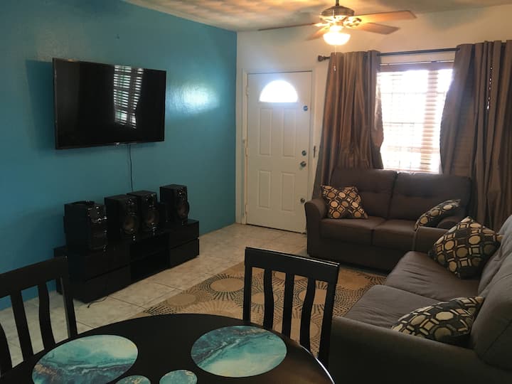 Lovely Two Bedroom Rental Unit With All Your Needs - Nassau