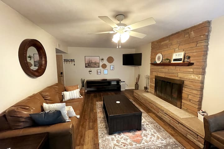 Family Home W/wifi & Self Check In - 10min To Lake - Lake Havasu City, AZ