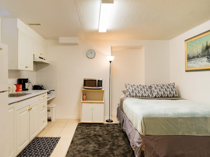 Cozy & Simple Studio - Markham