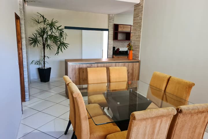 Amplo, Aconchegante E Central - 200m² De Conforto! - Cascavel