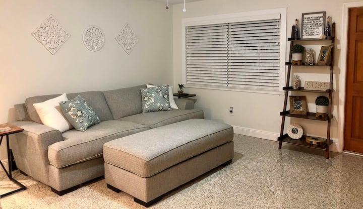 Jensen Beach Sea Breeze Cottage - Stuart, FL
