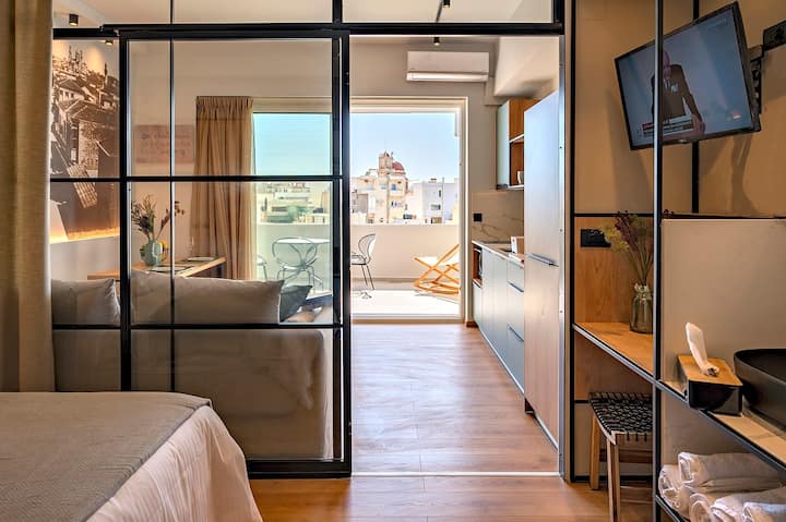 Charming 5thfloor Apartment With Balcony & Parking - Iraklion