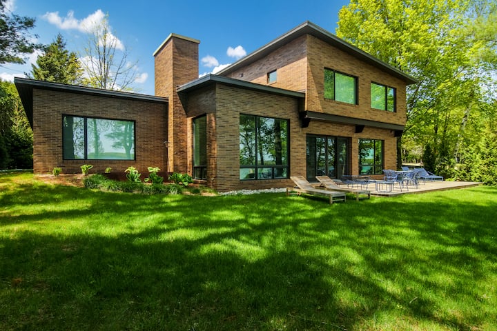 Modern Lakefront Gem In Leland, Mi - Leland, MI