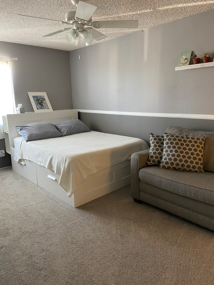 Spacious Suite. Queen & Twin Bed. Sleeps 3. Pool! - Chula Vista, CA