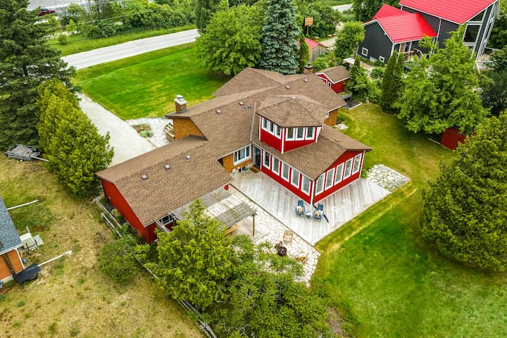Beautiful 6 Bedroom Long Term Rental - The Blue Mountains