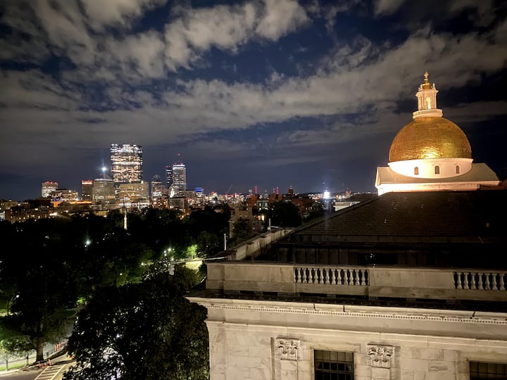 Spectacular Views In A Spacious Beacon Hill 2bd2ba - Boston, MA
