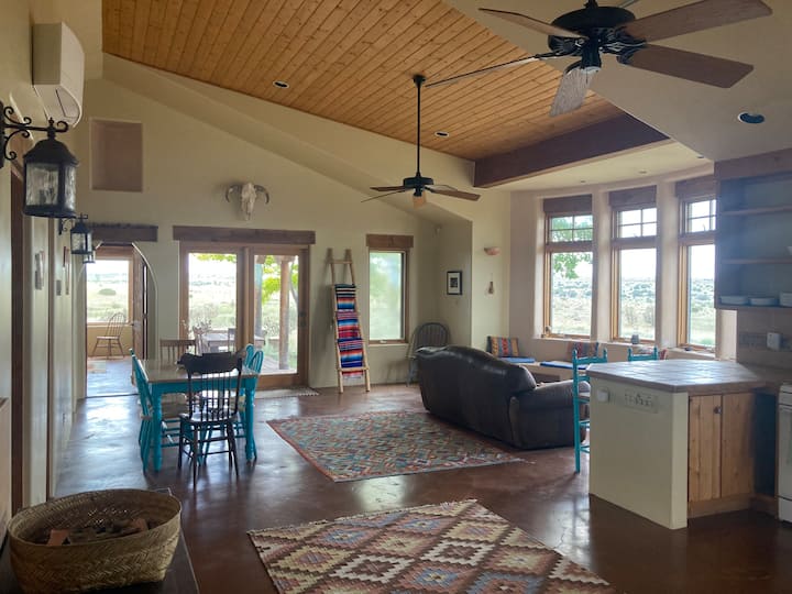 Gorgeous Home, Stunning Mountain Views. - New Mexico