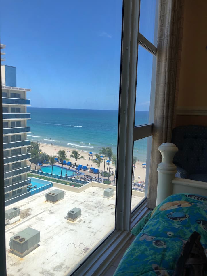 Oceanfront 2br, Water View Ft. Lauderdale - Fort Lauderdale, FL
