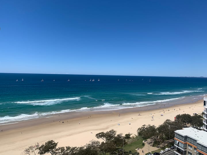 Beachfront Apartment With Breathtaking Views - Gold Coast