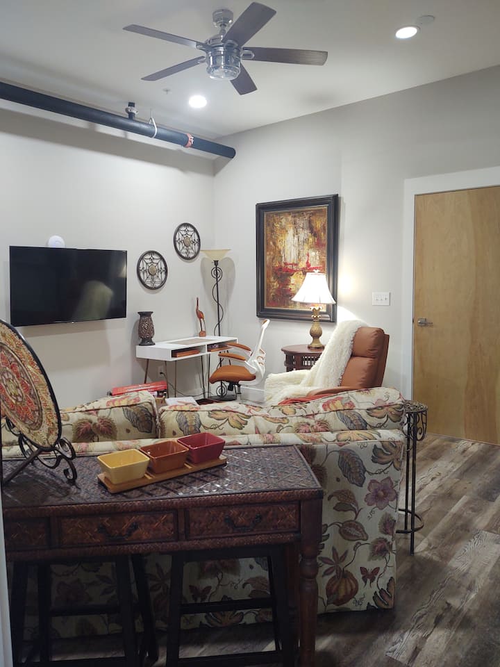 209-elegant Comfort Bayou King Suite - Biloxi, MS