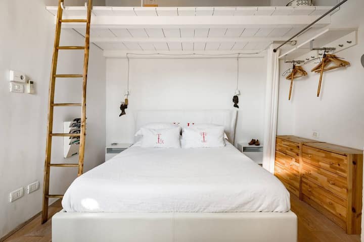 [ White Suite ] Santa Croce - Historical Center - Florence