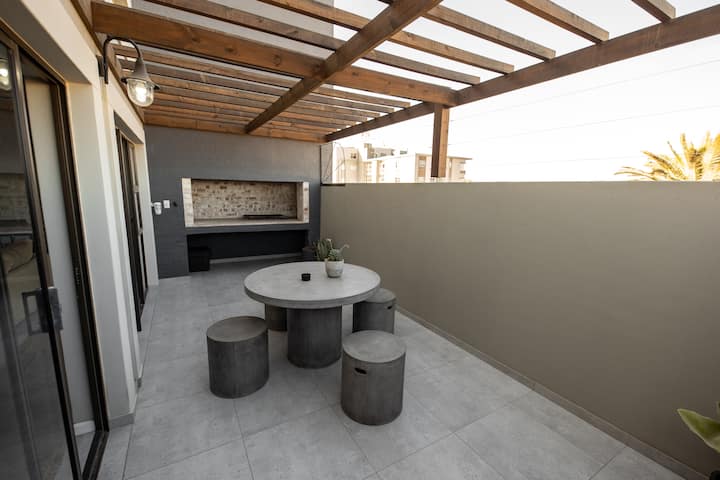 The Loft - Walking distance to Town & Beach - Lofts for Rent in ...