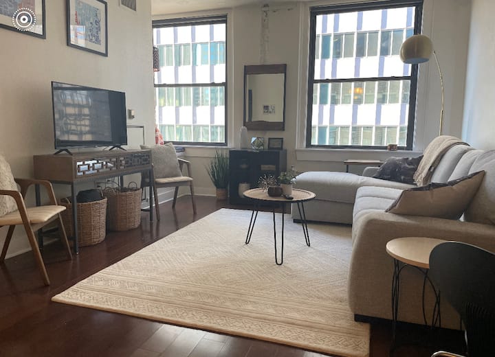 Chic 1 Bedroom/1 Bath In Historic Building - Denver, CO