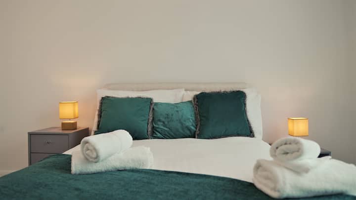 Luxury 2 Bedroom Apartment For Telford Intl Centre - Telford