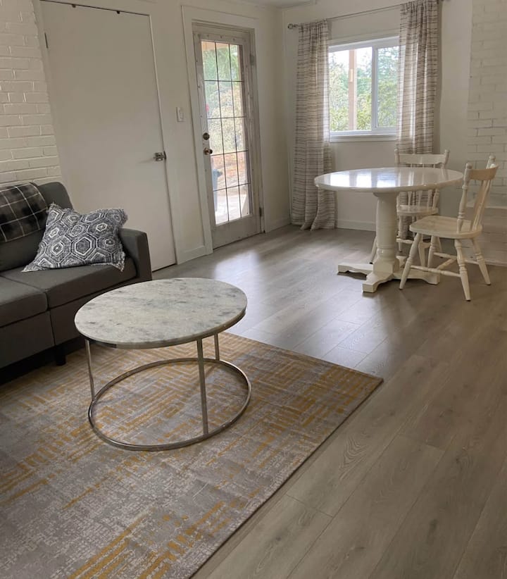 Guest Suite Near The Ocean! - Oak Bay