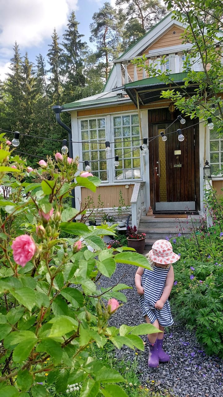 Cozy & Colorful House Near The Lake With Sauna - Pirkkala