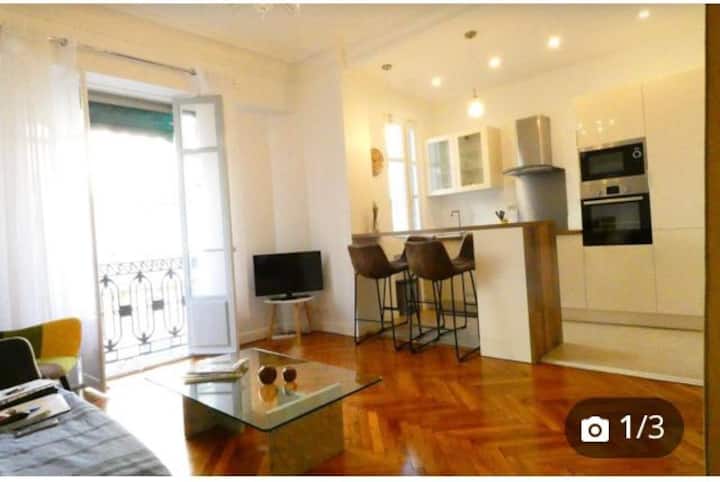 Newly Refurbished  Apartment Near Promenade - Nice