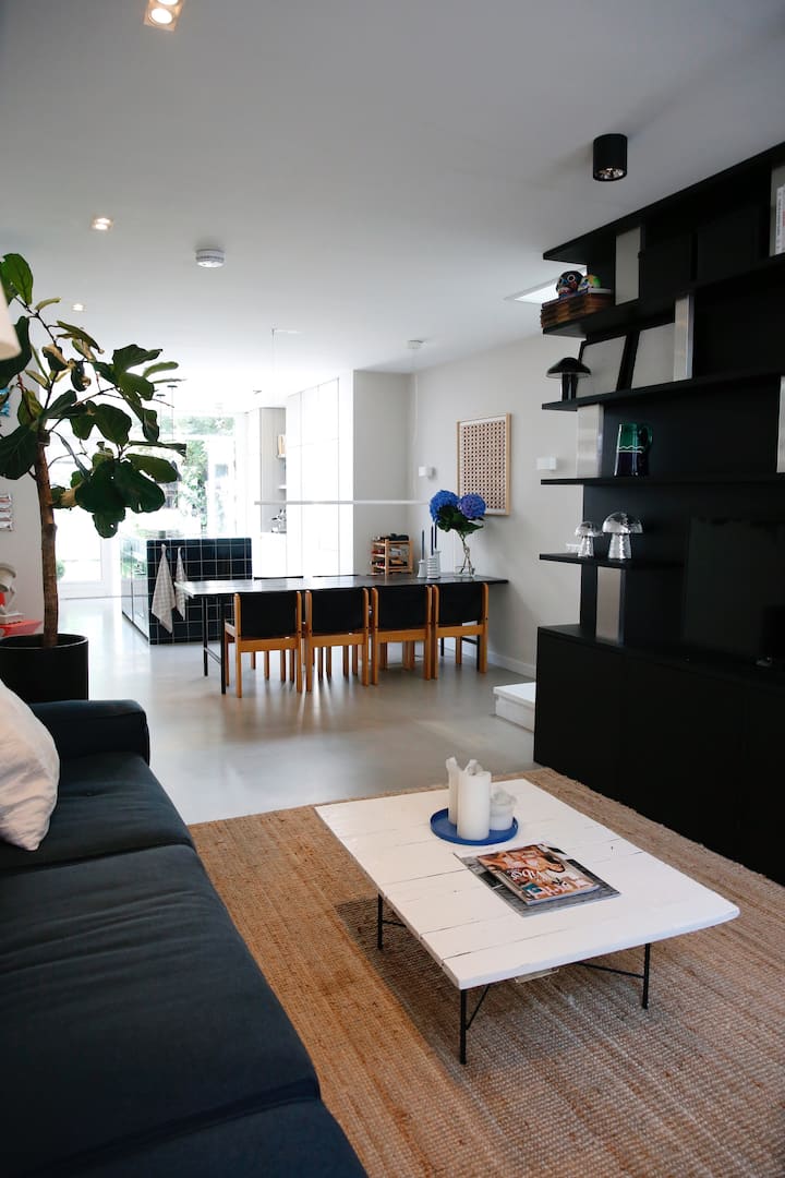 Amazing Design House (&Garden) In Perfect Location - 잔담