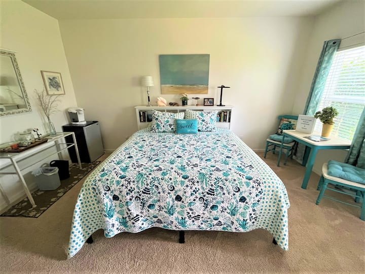 Salt & Light Retreat One Br W/private Entrance - Carolina Beach, NC
