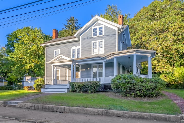 Victorian Oasis - Connecticut