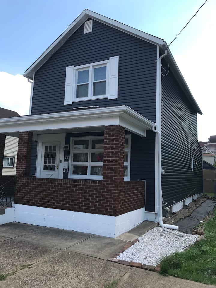 Clean Cozy Two Bedroom Bungalow In Natrona, Pa - Freeport, PA