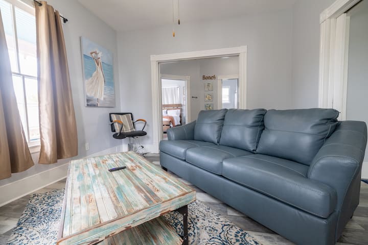 Short Walk To Beach | Game Room | Pool Table - Galveston