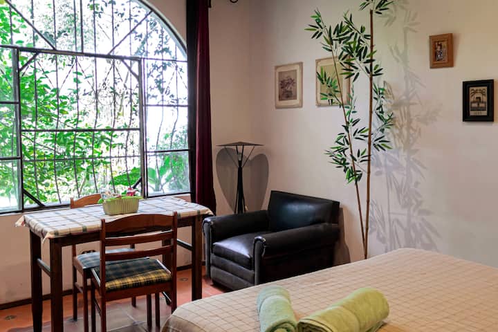 Antigua Guatemala Historiic Center E4 Wellcome Kit - グアテマラ グアテマラ