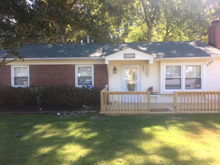 Cheerful 2-bedroom Residential Home With Patio - High Point, NC
