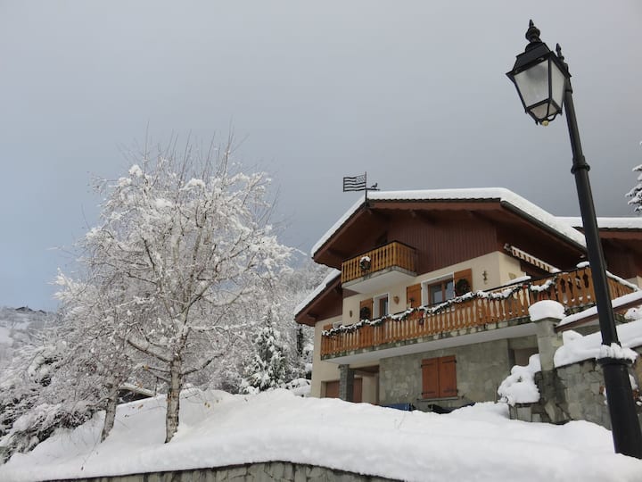 Dans La Vallée, Appartement Chaleureux, 40m² - Brides-les-Bains