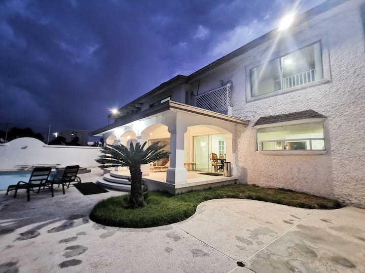 Hermosa Casa De Playa, Con Alberca Y Juegos - Ensenada