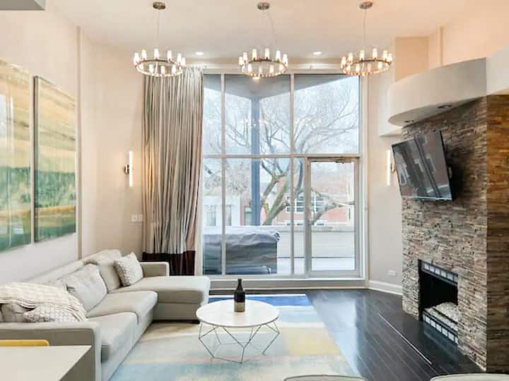 Old Town Penthouse. 6 Blocks To Historic Wells St. - Magnificent Mile - Chicago