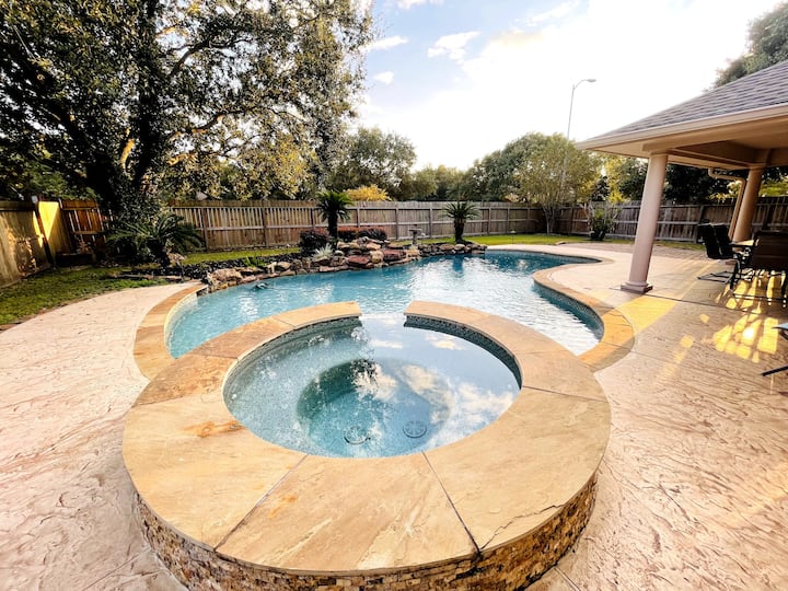 Private Outdoor Spa/pool 5 Bedrooms Resident Home - Houston, TX