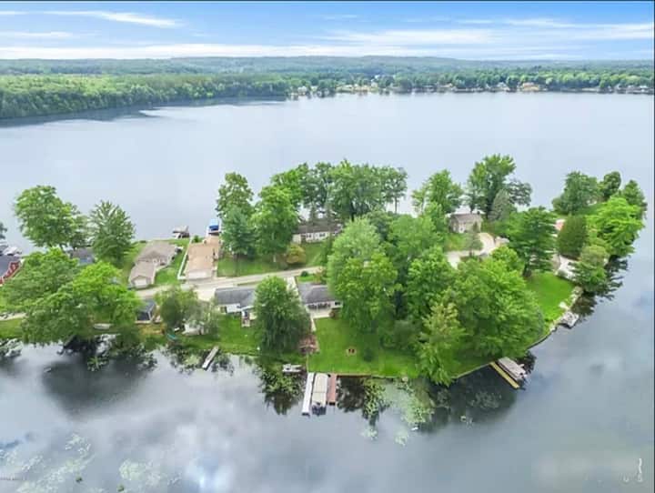 Croton Vacation Rentals & Homes - Michigan, United States | Airbnb