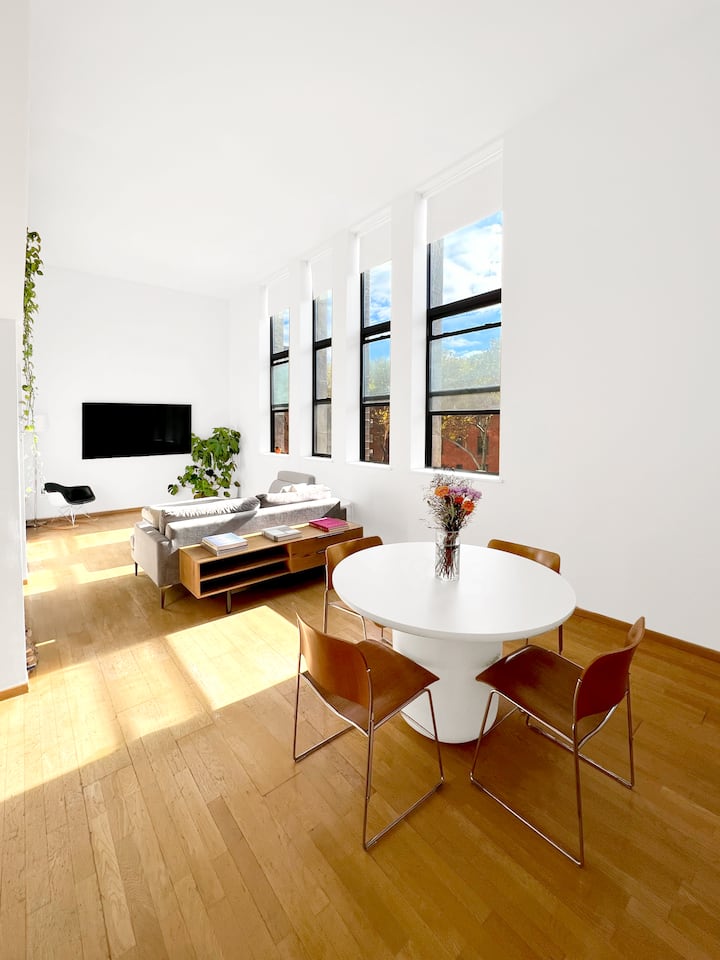 Sun-drenched Downtown Manhattan Duplex - Brooklyn, NY