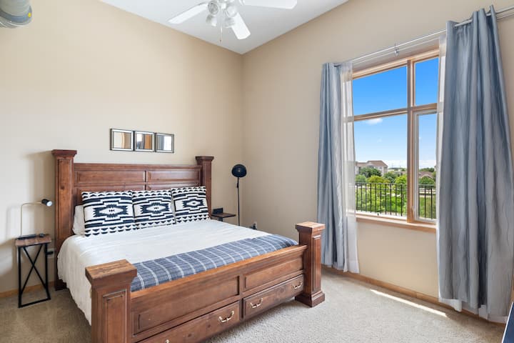 Safe Secure Convenience Comfort Loft - West Des Moines, IA