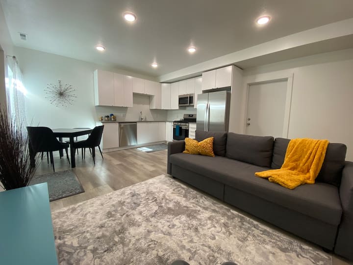 Modernmountain Basement Unit-clean, Light & Comfy! - Lehi, UT