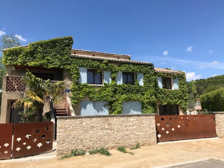 Bel Appartement Convivial à L'étage Villa Maywen - Alpes-de-Haute-Provence