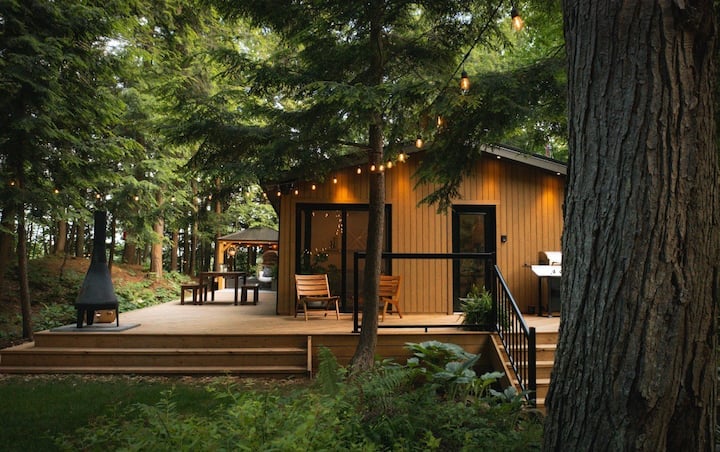The Rock Pine- Hot Tub, Private Dock, Muskoka - Algonquin Provincial Park