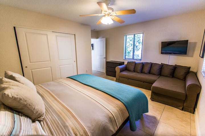 Beach Suite With Full Kitchen & Laundry - Deerfield Beach, FL