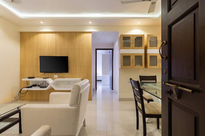 "Beautiful 2bhk ~1 Bath~lift~pool-candolim Beach - Goa