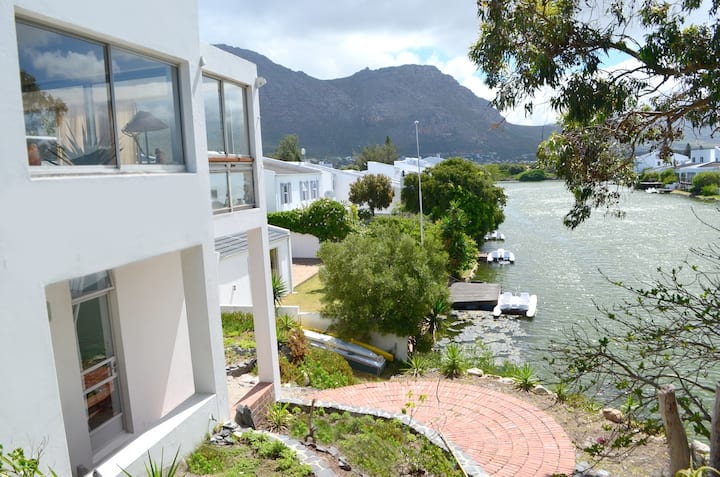 Island River House - Serene And Spacious - Cape Town